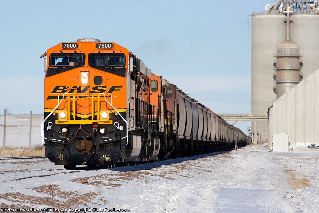 BNSF 7600